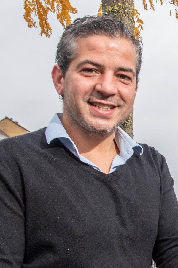 Schepen Mathieu Mas maakt comeback na dodelijk ongeval, politicoloog ...