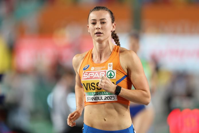 Titelverdedigster Nadine Visser als snelste door op 60 meter horden ...