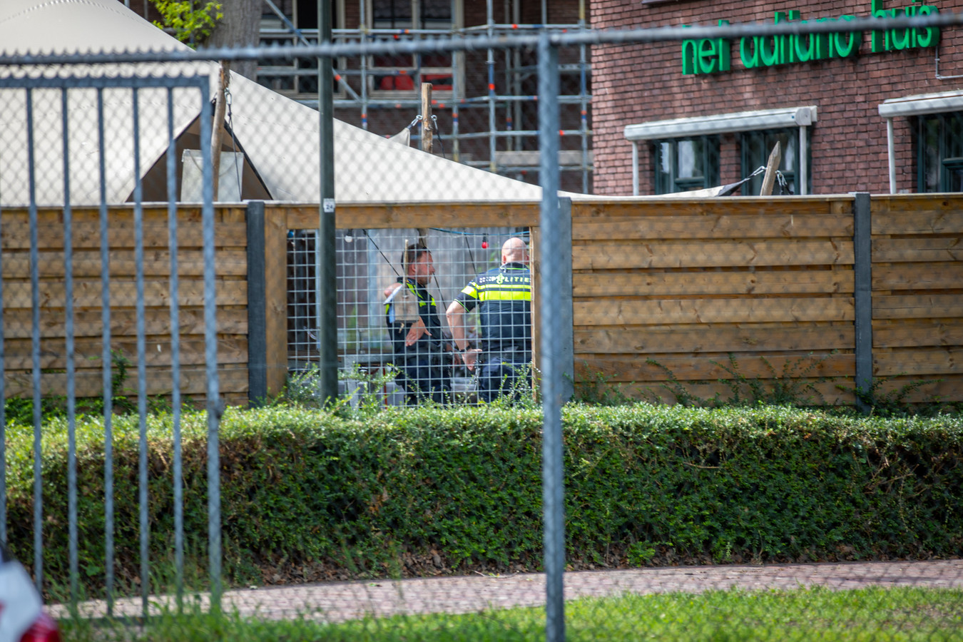 Bewoner Verdacht Van Poging Moord Of Doodslag Na Neersteken Twee