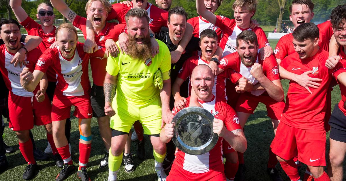 Wordt jouw elftal dit weekend kampioen? Stuur een foto in van je team ...