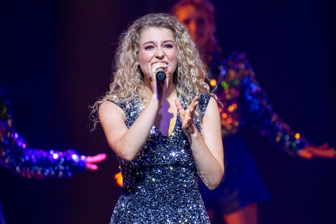 Stunt K3’tje Julia eindigt in lelijke val, Amber is bang dat vliezen ...