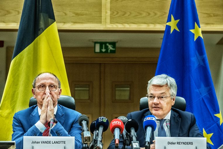 ‘Het stopt maandag’: einde lijkt nabij voor informateurs Vande Lanotte ...