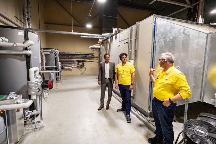 ‘Baas’ Hermen van Ikea in Hengelo laat nieuwste aanwinsten zien... op ...