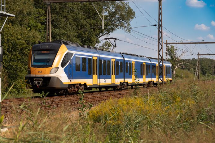 Trein neemt verkeerde afslag en rijdt plots andere kant op: ‘Echt ...