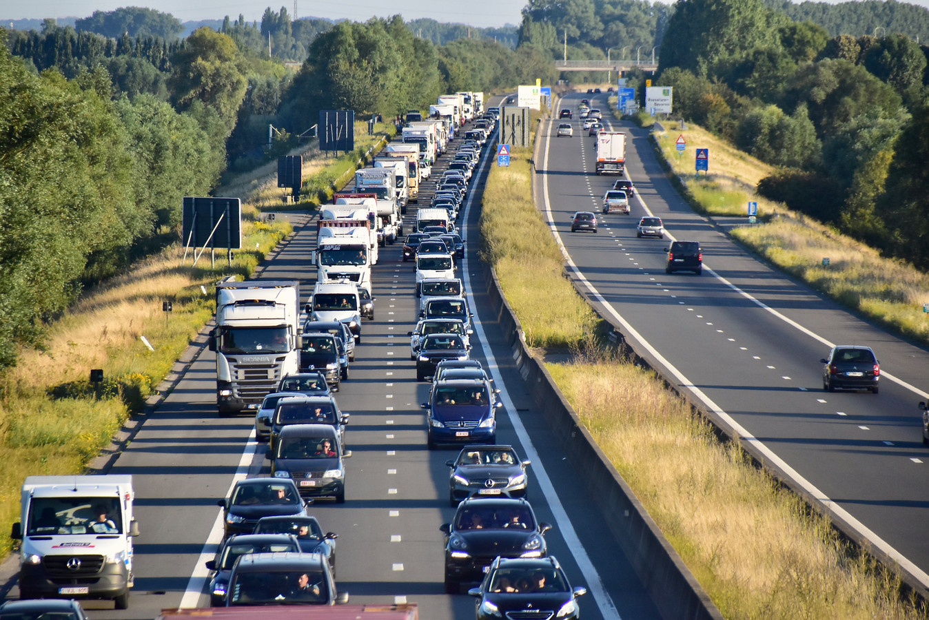 20 minuten file op E403 richting Brugge: ongeval ter hoogte van ...