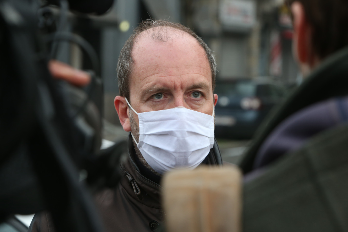 Hevige brand in Anderlecht: brandweer waakt hele nacht over getroffen ...