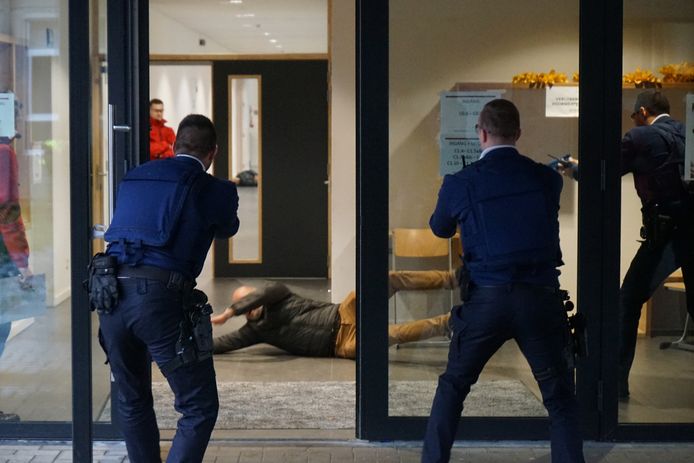 Wat als gewapend individu school binnendringt? Politie traint op ...