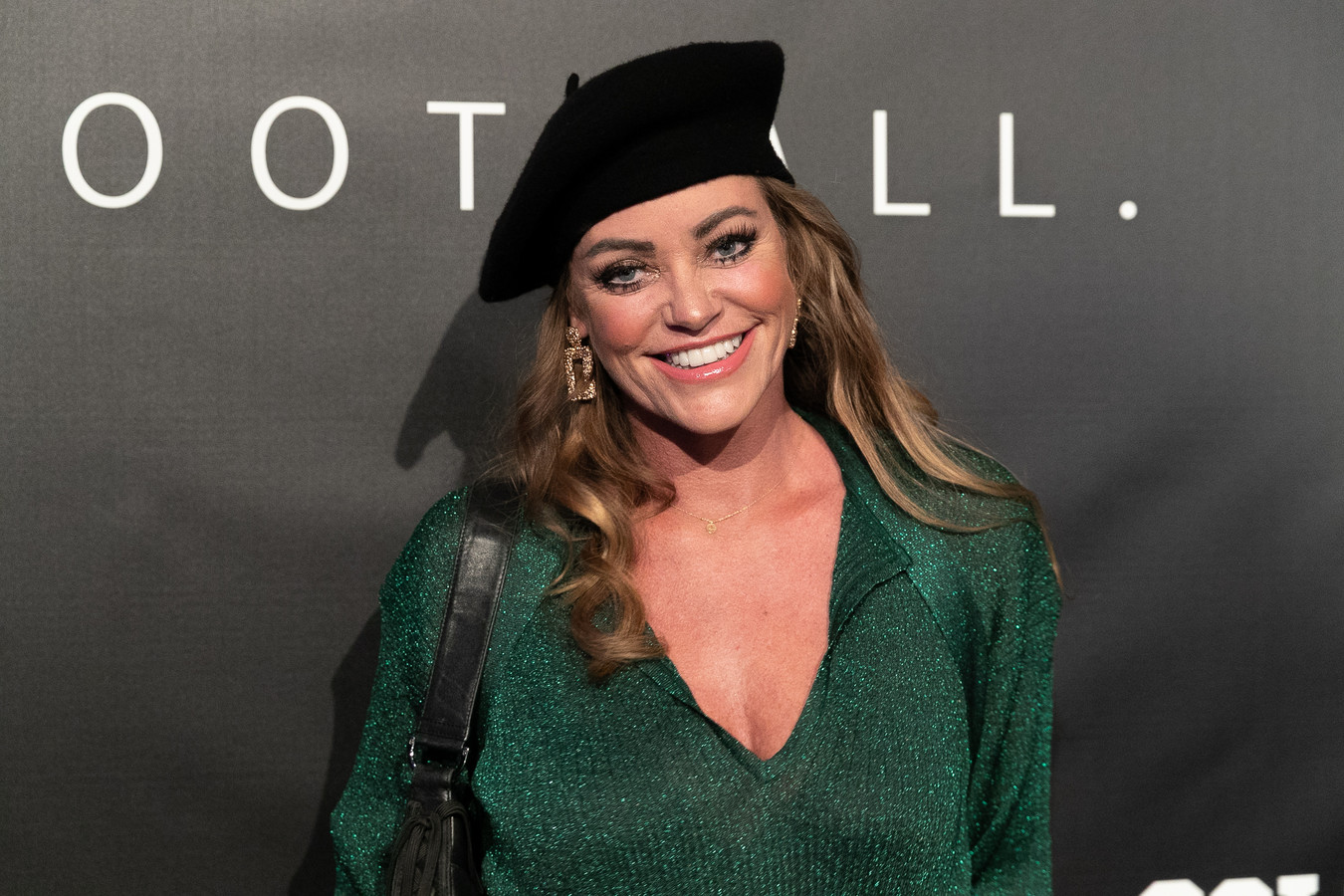 Inge In Haar Nopjes Met Nieuwe Lokken En Kimberley Staat Op Knappen