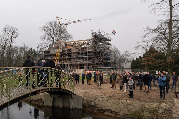 Restauratie afgebrande Marggraff villa Zionsburg bereikt hoogste punt ...
