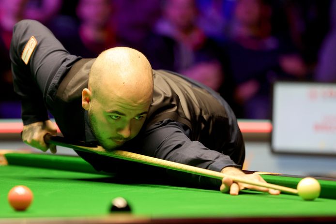 Belg Luca Brecel (28) feestte en speelde FIFA voor stunt tegen ...