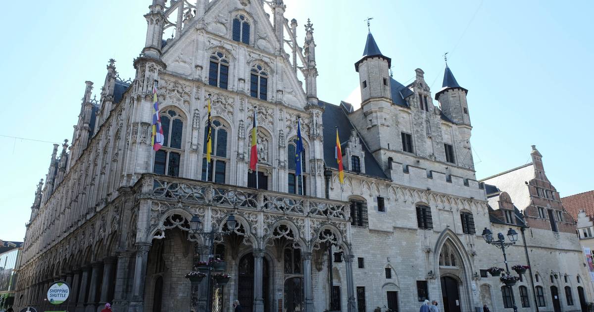 Gemeenteraad zet nieuwe stap in renovatie en herbestemming stadhuis ...