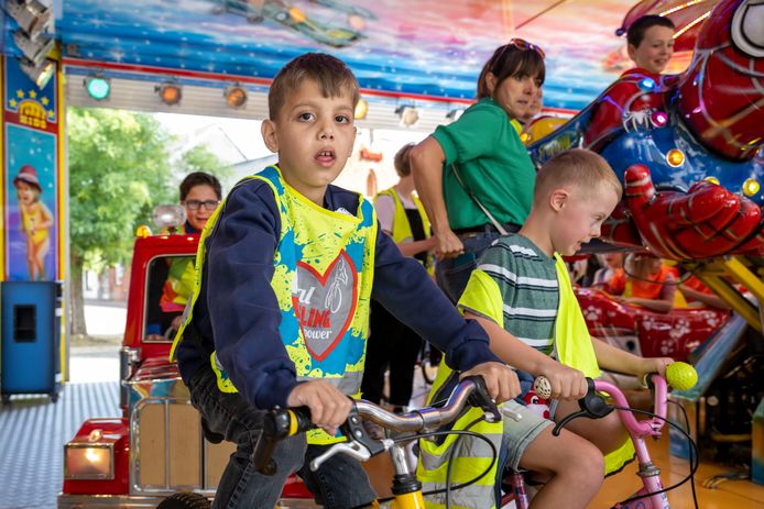 Hooggevoelige kinderen genieten van prikkelarme kermis | Lebbeke | hln.be