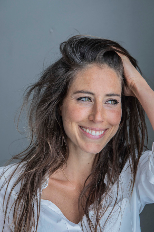 Iris Hond speelt 10 keer werk van Einaudi: ‘Elke keer, krijg ik meer ...