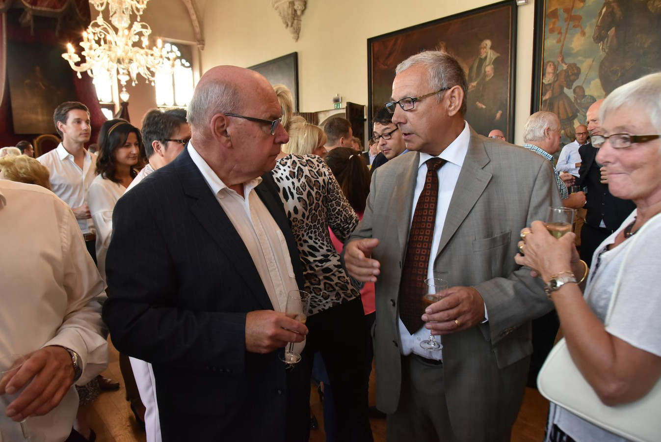 Gentse schepen stapt in huwelijksbootje | Foto | hln.be