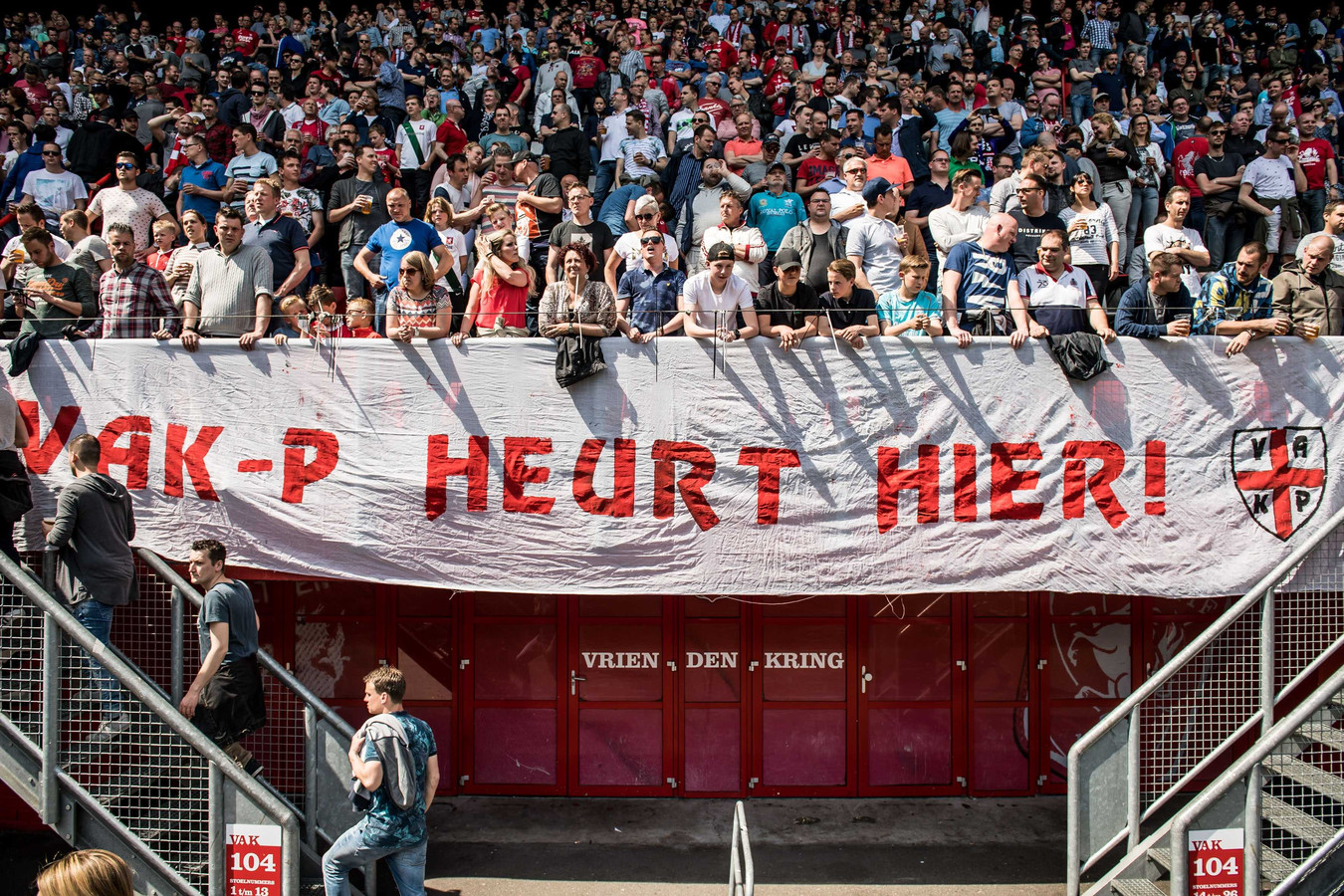 Supporters FC Twente: 'Vak-P lid Wessels maakte echt iets los' | Foto ...