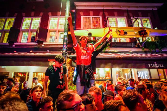 Ontlading, spanning en goals: geniet met deze foto's na van de ...