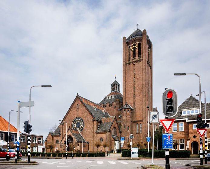 Plan voor woningen voor jong en oud in Tilburgse kerk: ‘Een vleugje Koningsoord naar Broekhoven ...