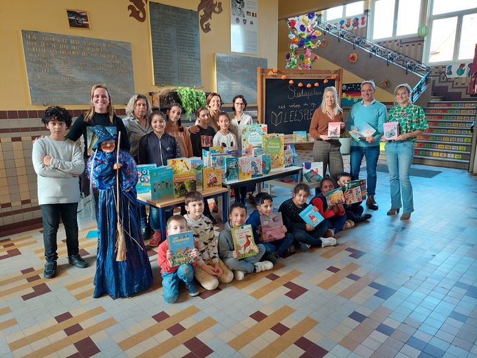 Nieuwe wisselcollectie boeken en gezelschapsspellen van de bib voor de kinderen van het ...