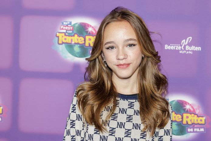 Emma Kok draait overuren in galajurk en Adje maakt na vijftien jaar een ...