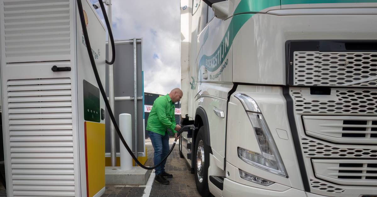 Elektrische trucks moeten wel kunnen laden: DAF is blij met ‘eerste ...