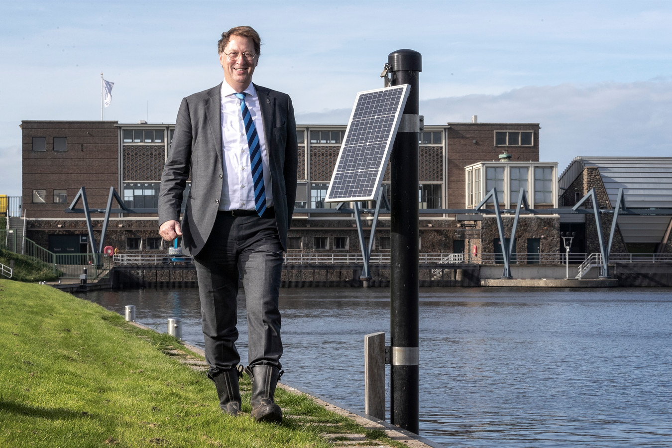 De dijken moeten nóg hoger worden dan gedacht, en dat ga je voelen in ...