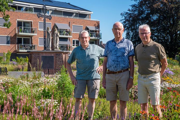 Martinustuin blaast het oude kerkhof in Rucphen nieuw leven in ...