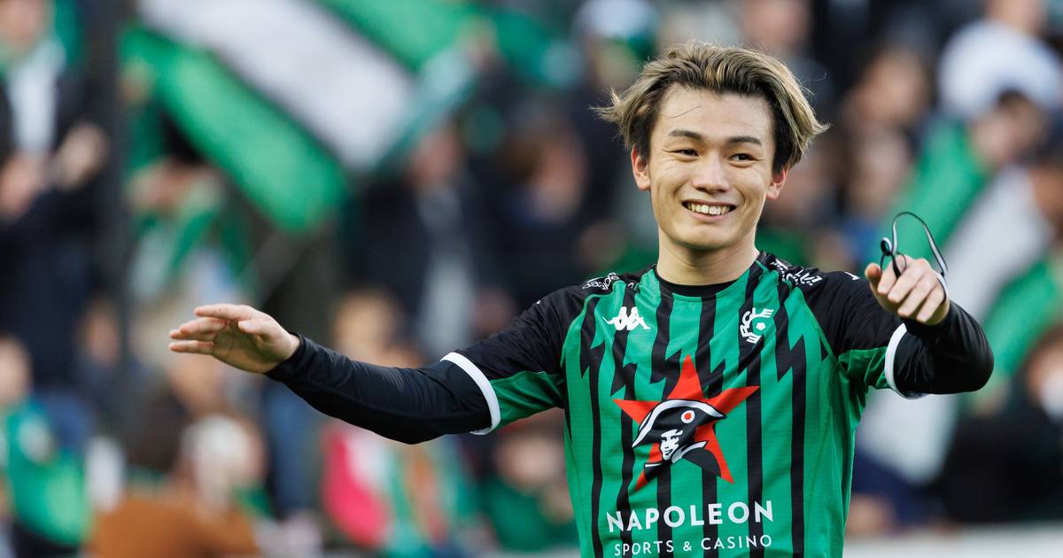 Ayase Ueda, de verlegen spits die in de schaduw té goed werd voor ...