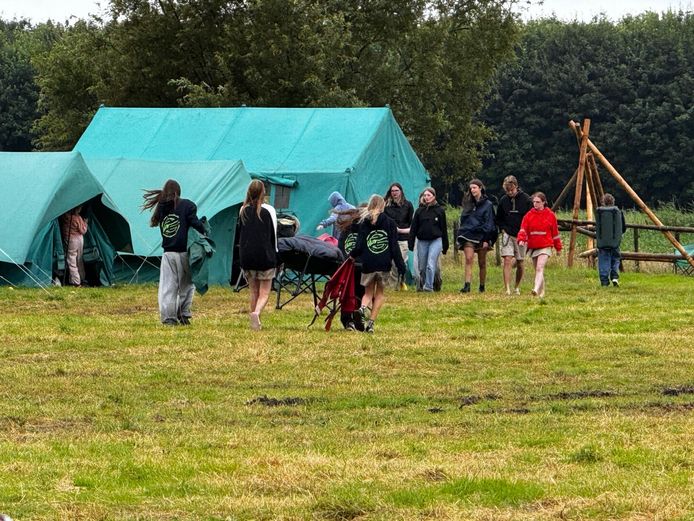 Tenten van Chirokamp dreigen onder water te lopen in Moerkerke | Damme ...