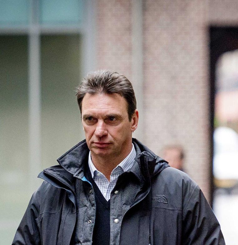 Nederlandse topcrimineel Holleeder ontkent alle beschuldigingen tijdens ...