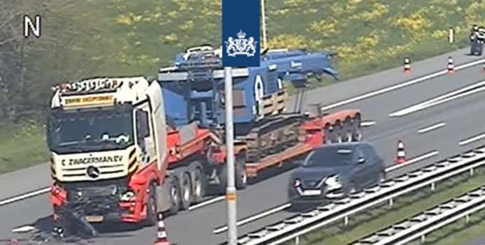 Uur vertraging op A27 van Utrecht naar Gorinchem door ongeluk met vrachtwagens | Utrecht ...