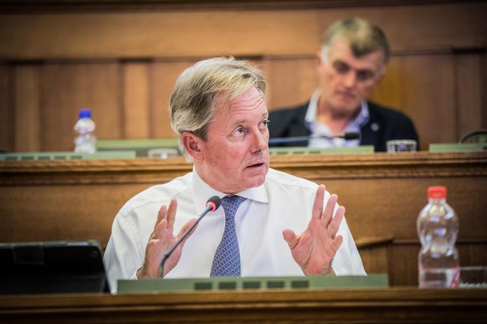 Geert Versnick vraagt titel van ereschepen aan, maar stuit op kritiek ...