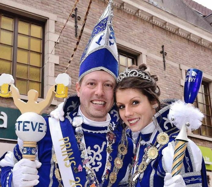 Heerschappij van prins Steve en prinses Evy gaat zaterdag in de vlammen ...