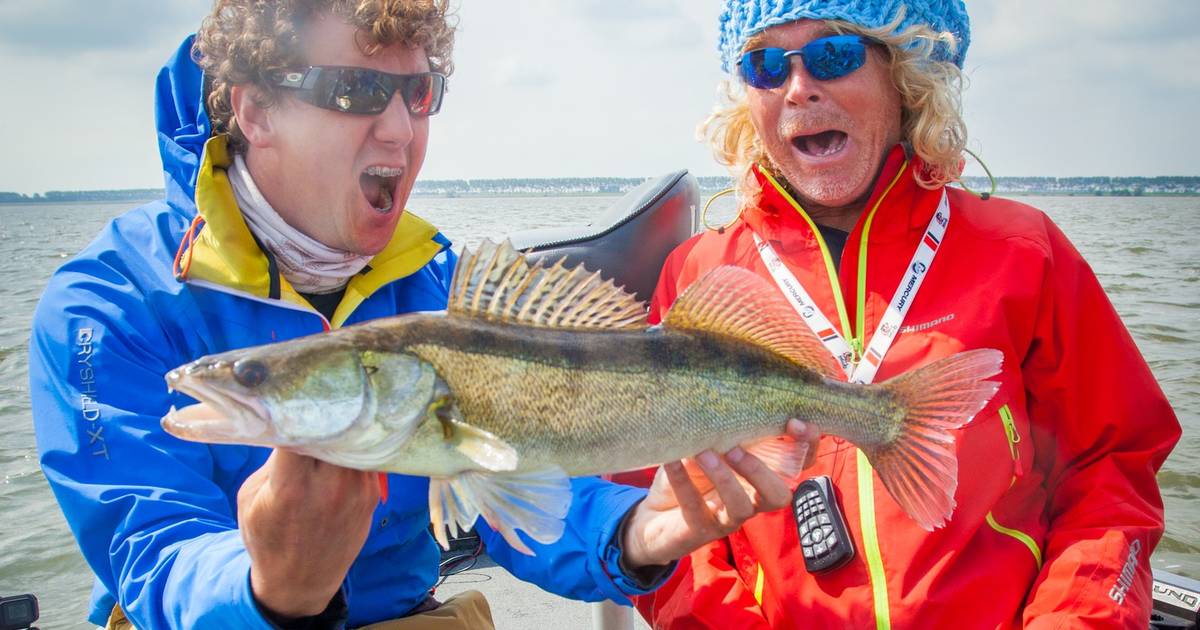 Adhd-cabaretier Jochem Myjer is in vissersboot muisstil | Voorne-Putten ...