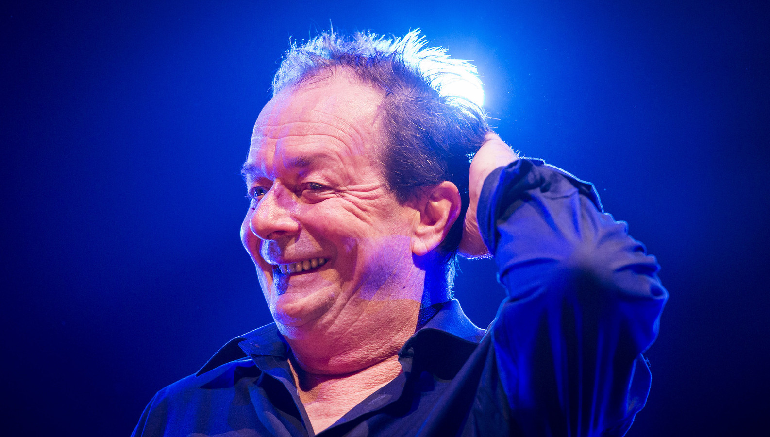 Thé Lau mee op literaire tournee met 'The Pursuit of Happiness' | Foto ...