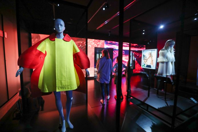 Kom tijdens de modewandeling in Hasselt meer te weten over de ...