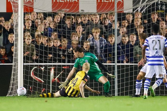 Mees Bakker onder de lat in laatste duel De Graafschap | Sport ...