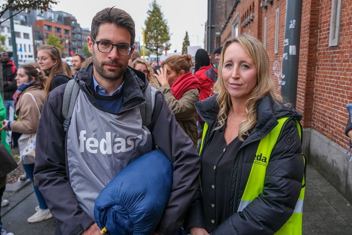 Personeel Fedasil legt uur lang het werk neer uit protest tegen ...