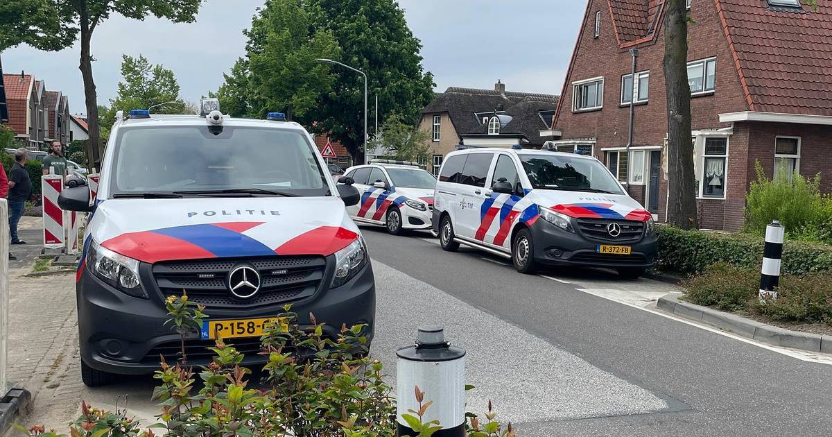 Man (86) komt aangifte doen van inbraak, politie treft nog twee ...