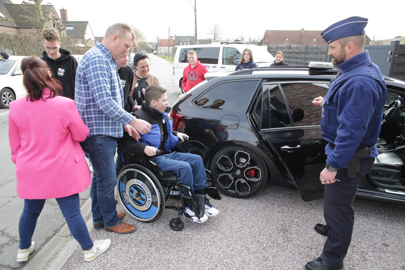 Ongeneeslijk zieke Janis (21) viert laatste verjaardag, familie roept ...