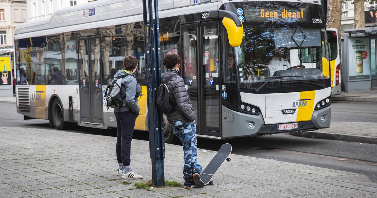Staking De Lijn: amper één bus of tram op drie rijdt in stad ...