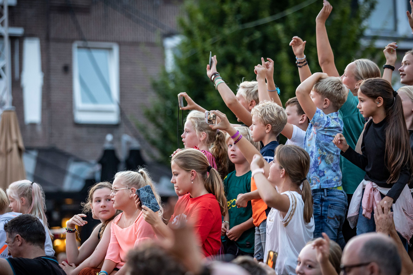 Plots staan Wout en zijn zusje Diede uit Oldenzaal oog in oog met hun ...