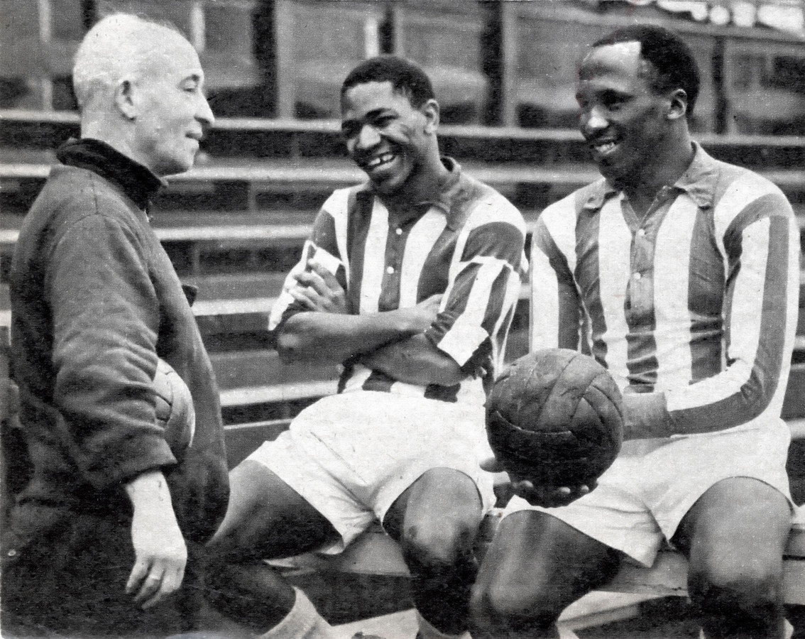 Theaterstuk in Almelo over oud-Heraclieden Mokone en Dhlomo moet net zo ...