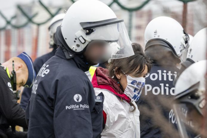 Wie zijn de klimaatrebellen van ‘Code Rood’? En welke plannen hebben ze ...