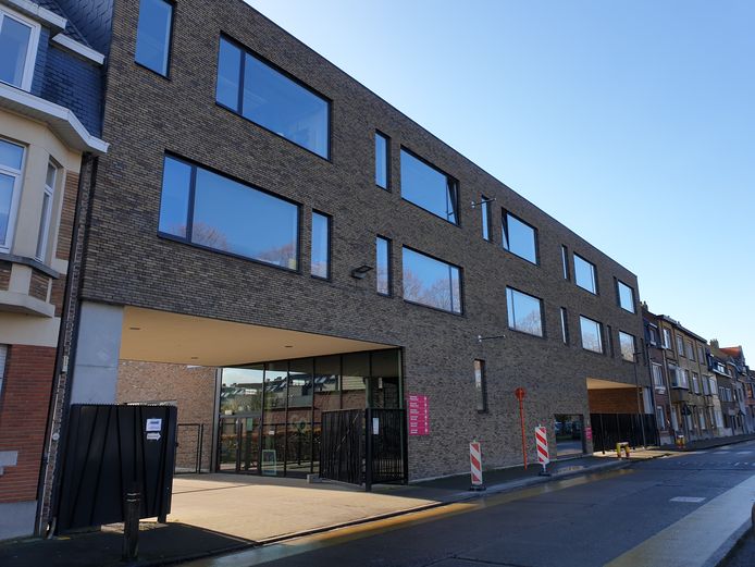 Directie Atheneum Ninove informeert leerlingen nu toch over ...