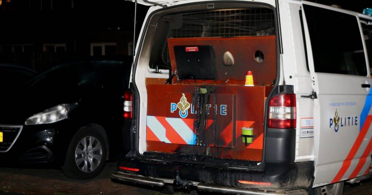 Criminoloog: 'Aansteken van politiebus is provocatie van het gezag ...