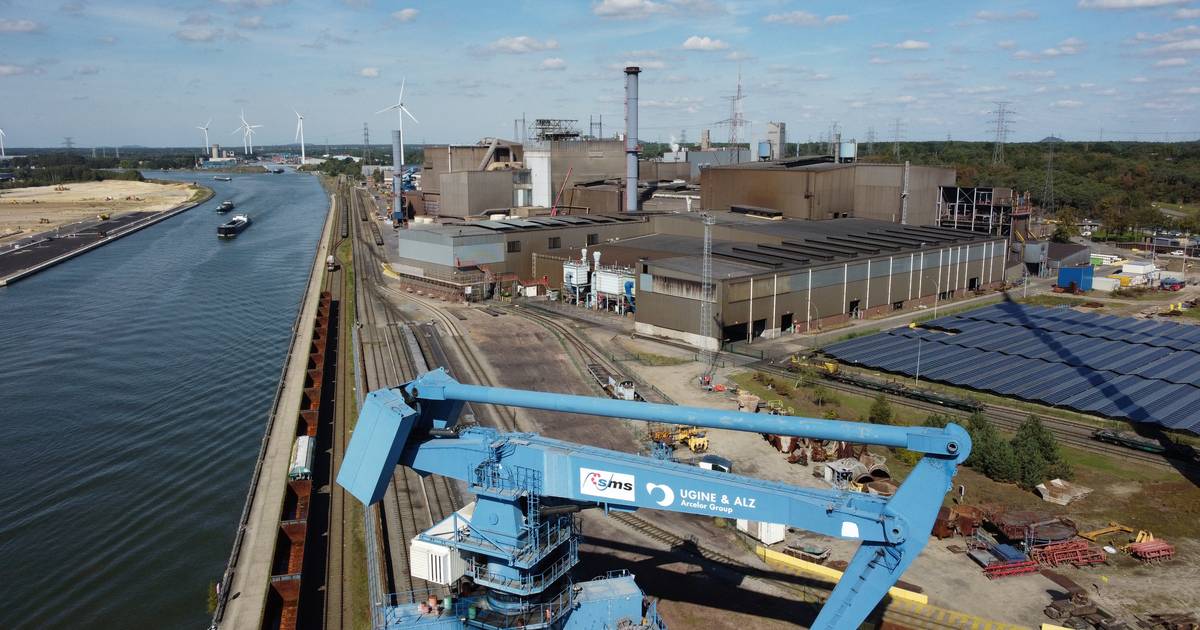 Aperam Genk sluit voor een week: eerste bedrijf dat beroep doet op ...