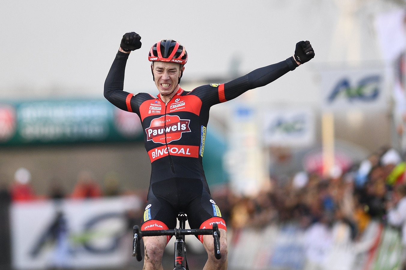 Laurens Sweeck devient champion de Belgique de cyclocross, à la ...