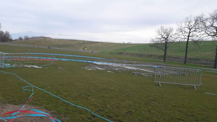 Duizenden ambtenaren lopen en wandelen in Breda tijdens NK veldloop op ... Duizenden ambtenaren lopen en wandelen in Breda tijdens NK veldloop op ...