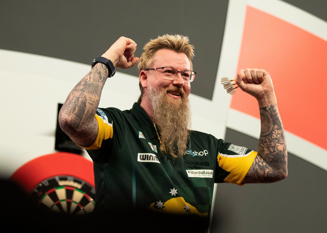 Whitlock wint ondanks bizarre leg met 19 missers, Gurney en oud ...