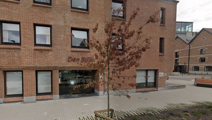 Twee keer per maand is vrijwilliger van LEIF luisterend oor voor wie ...